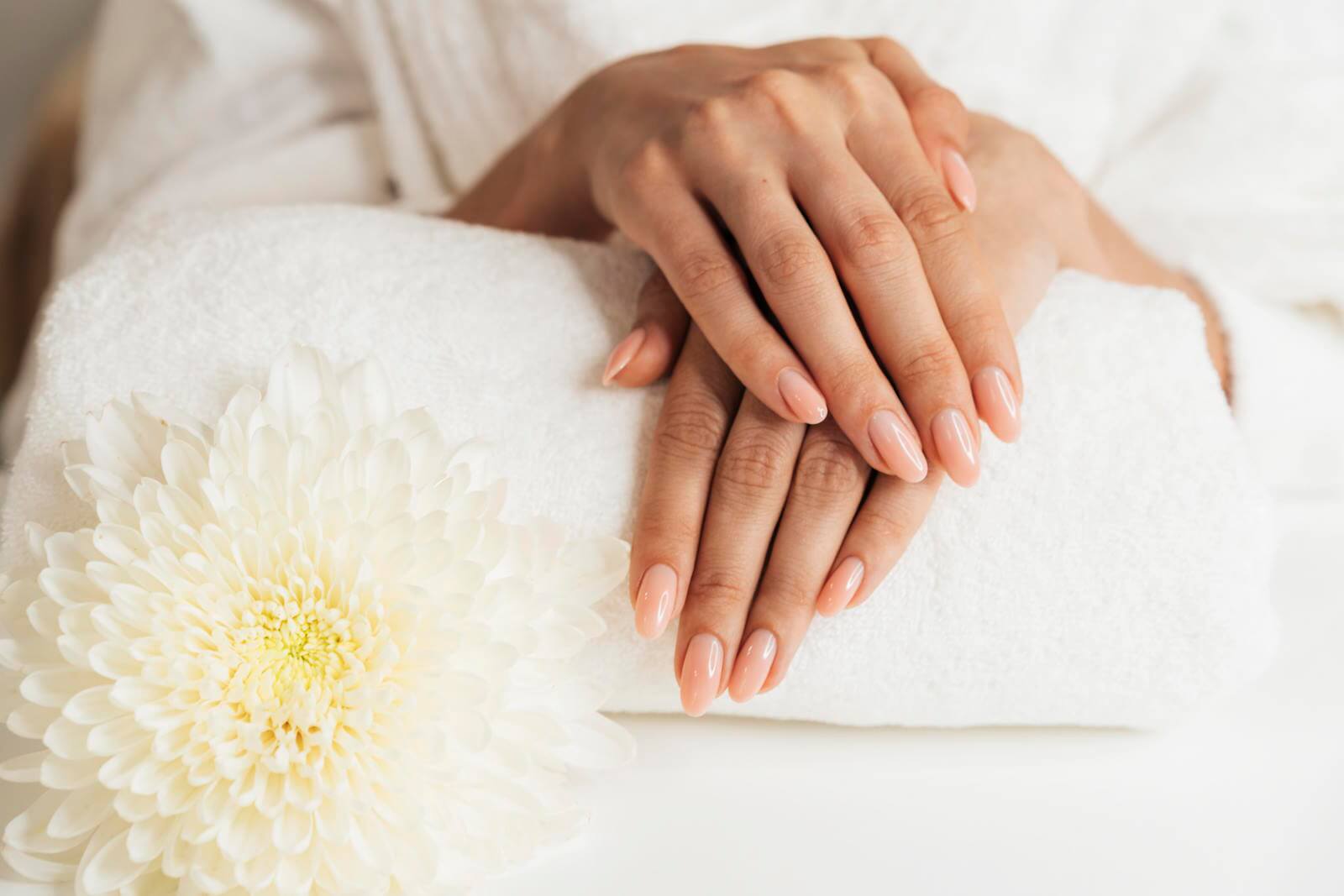 Manicura y Pedicura en Salou - YVT NAILS